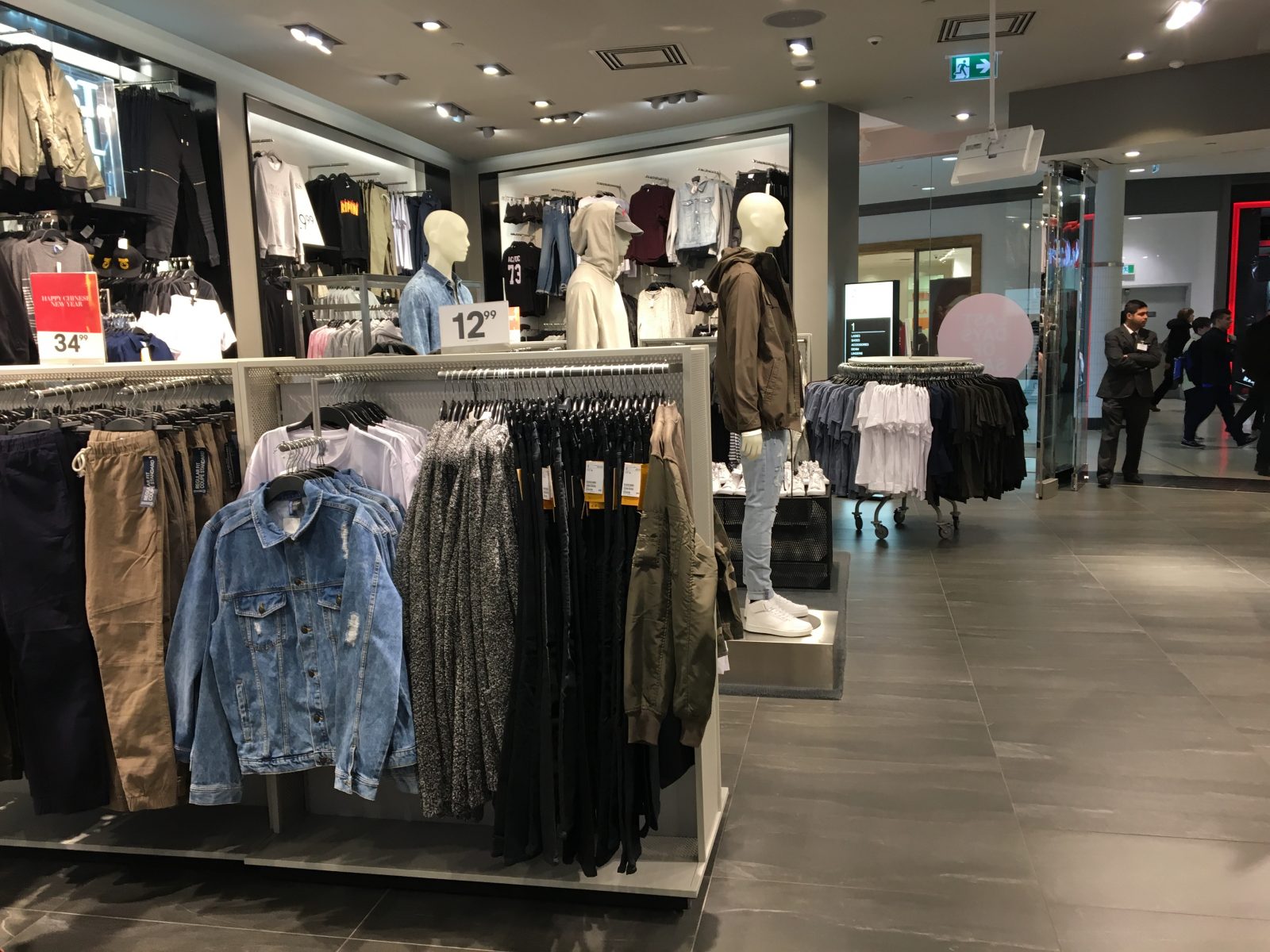We Went Undercover to Find Out Who is Better - Uniqlo or H&M?
