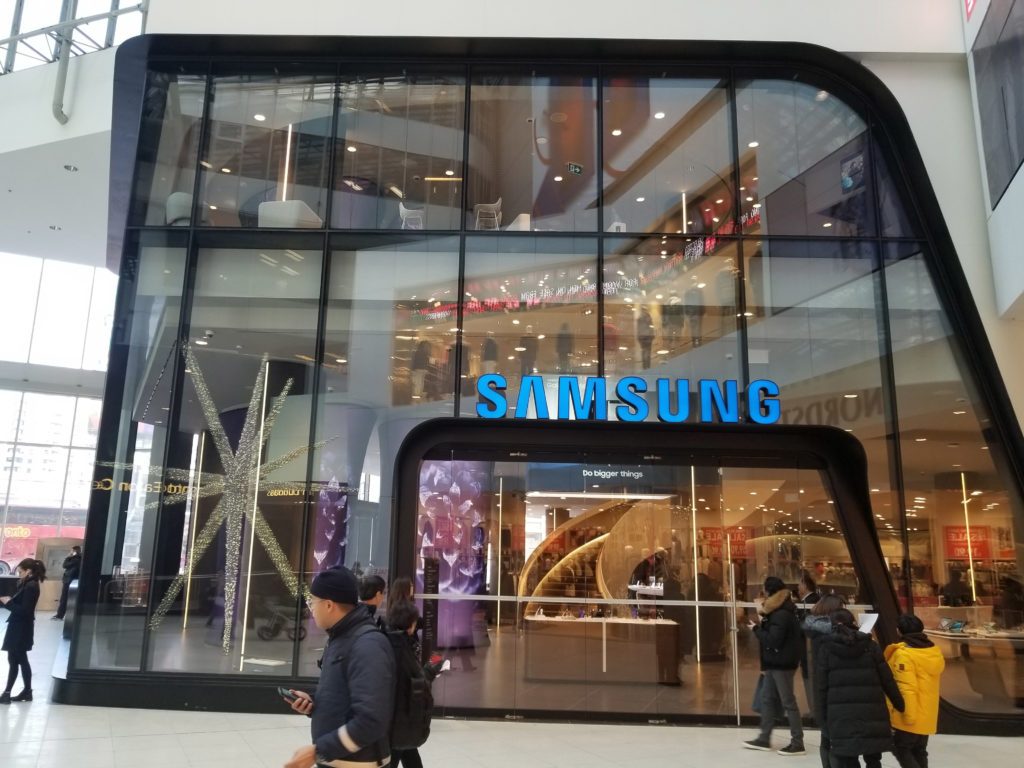 The New Samsung Experience Store is Like Nothing the Eaton Centre Has ...