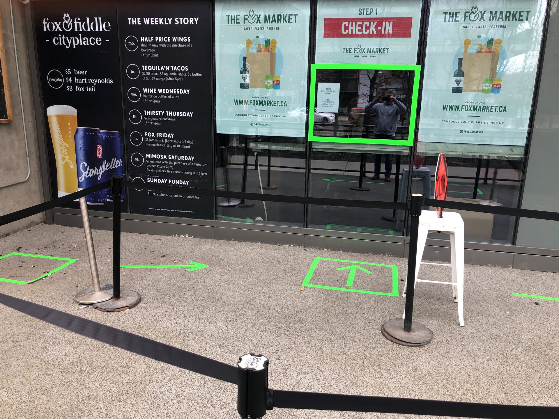 Fox Market In Downtown Toronto Offers Quick Grocery & Alcohol Pick-Up